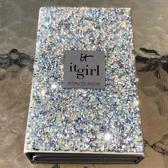 it cosmetics | Makeup | It Cosmetics It Girl Beauty Book | Poshmark